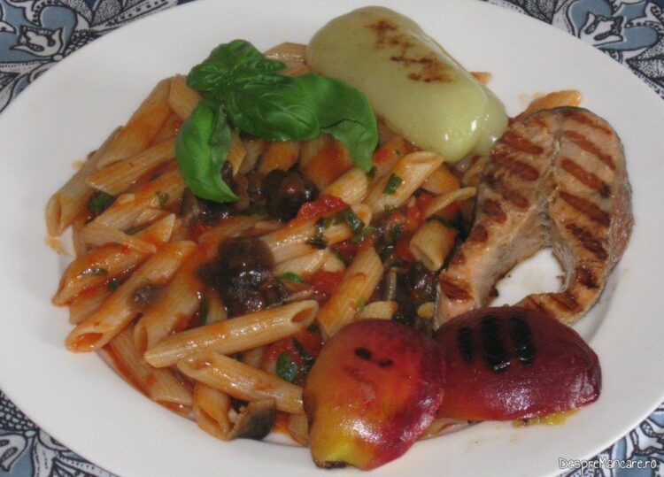 Mancare de prune si praz cu pulpe de gaina