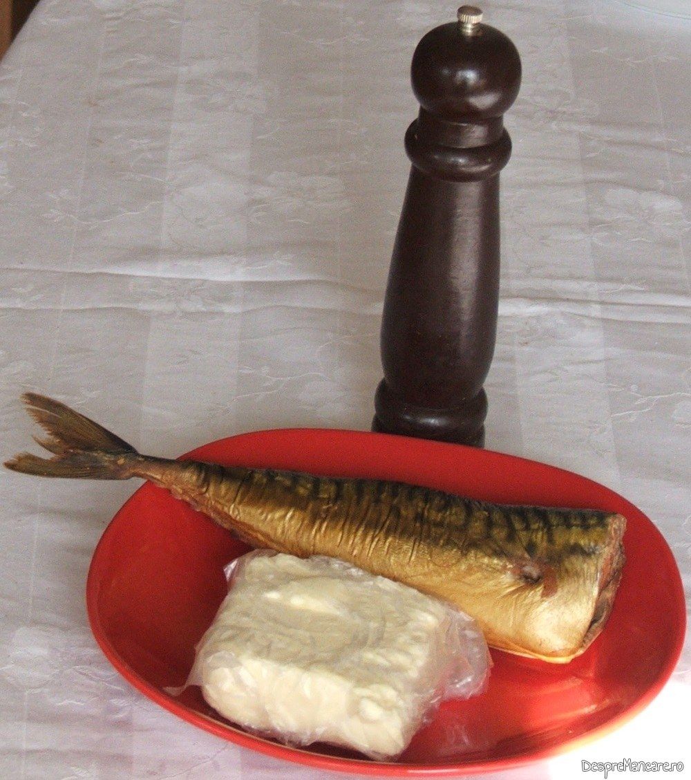 Macrou afumat frecat cu unt si mirodenii